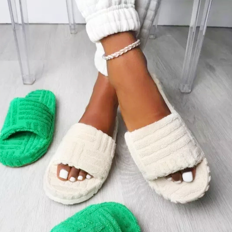 Fluffy Embossed Slippers – infinitias