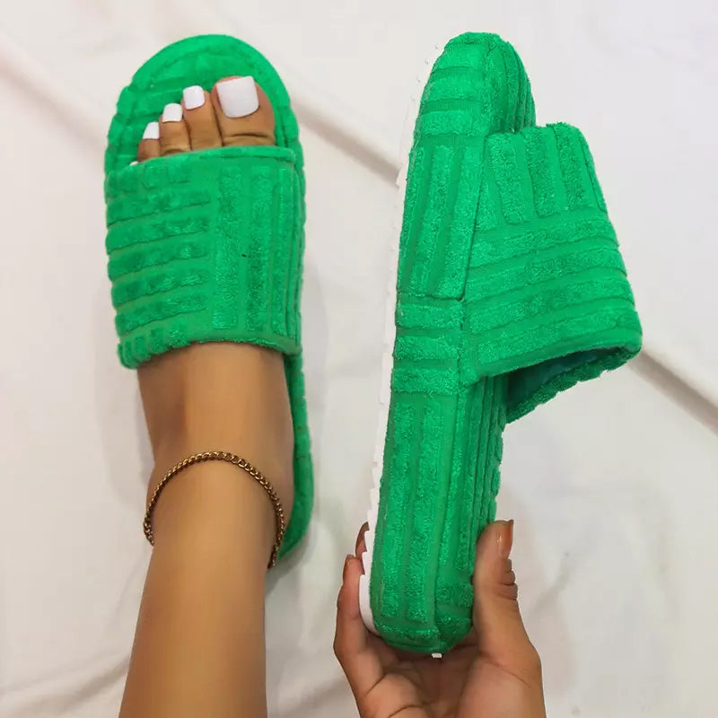 Fluffy Embossed Slippers – infinitias